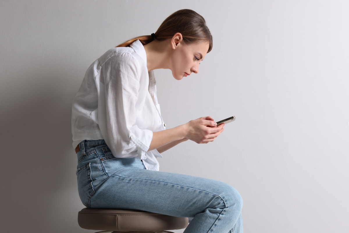 How to Fix Rounded Shoulders: Doctor-Recommended Tips – BackEmbrace